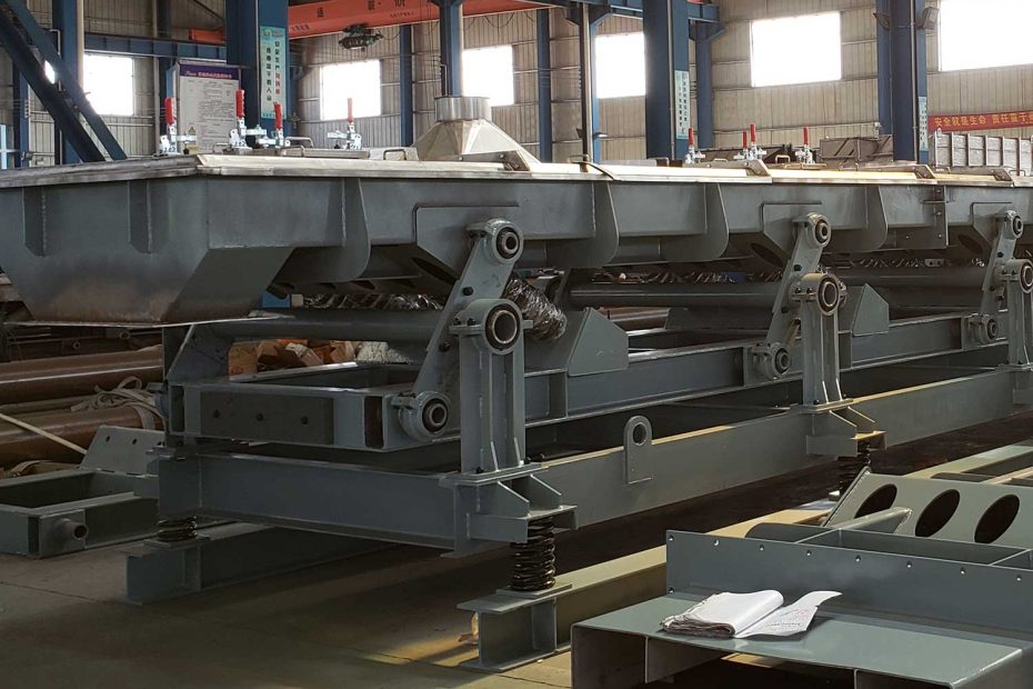 Three-Mass Vibrating Conveyor - Vibratory Conveyor Manufacturer - UHM